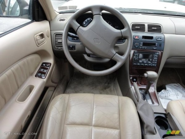2000 Nissan Maxima Interior