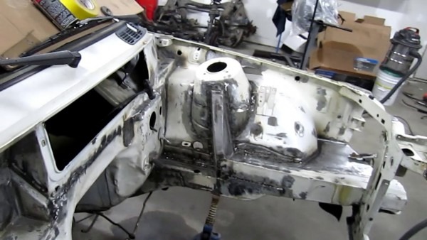 E30 Engine Bay