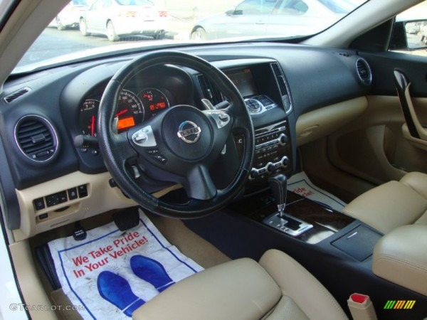 2009 Maxima Interior